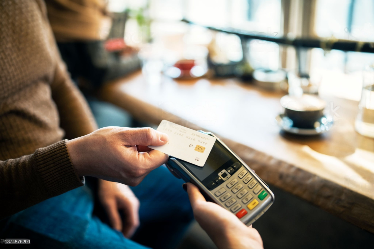 The Top 5 Credit Cards for Building and Rebuilding Credit | Foolish ...